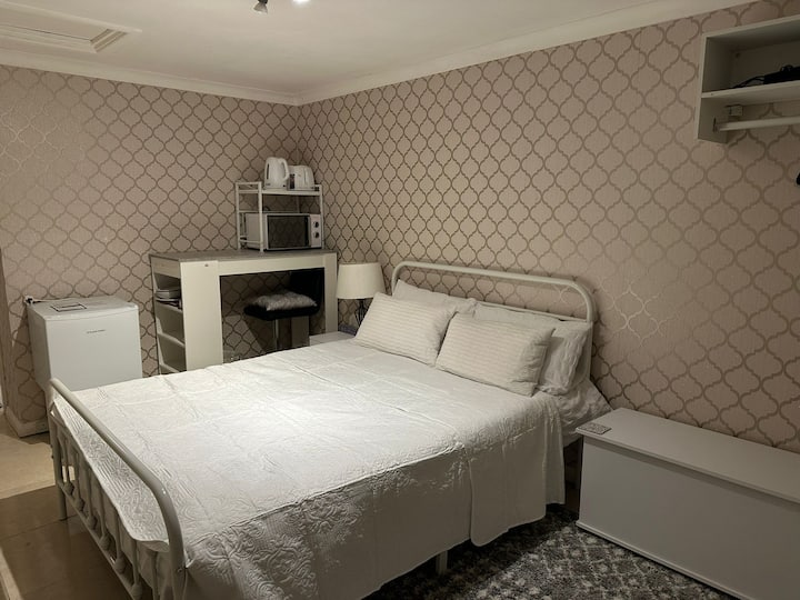 Deluxe Studio Flat - Bolton