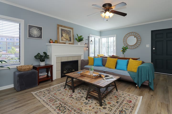 Splendorous Style 2b1b Home Near Disneyland - Santa Ana, CA