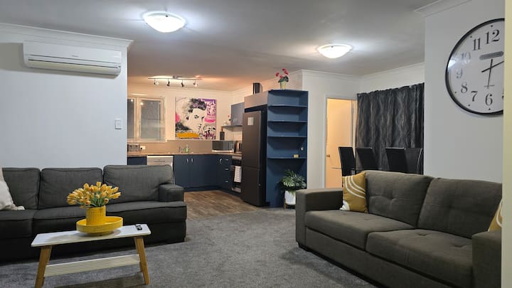 Minutes From The Heart Of The Palmy - Palmerston North