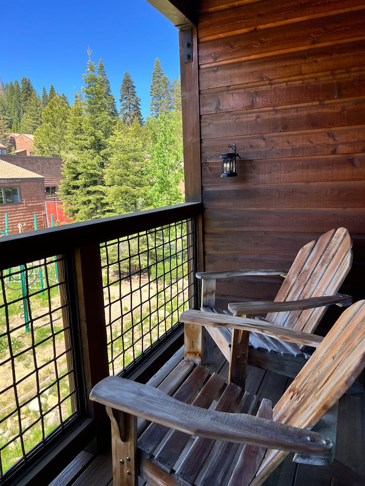 Cozy Mountain Lodge Studio In Truckee - Truckee, CA