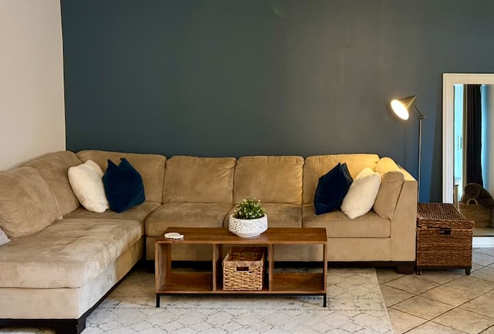 Grand Appartement 2 Chambres Et Piscine Chauffée. - Boucherville