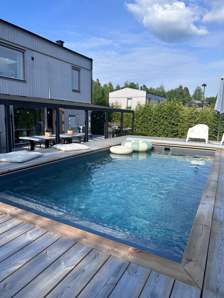 Entire House, Three Bedrooms And 4 Beds. - 瑞典