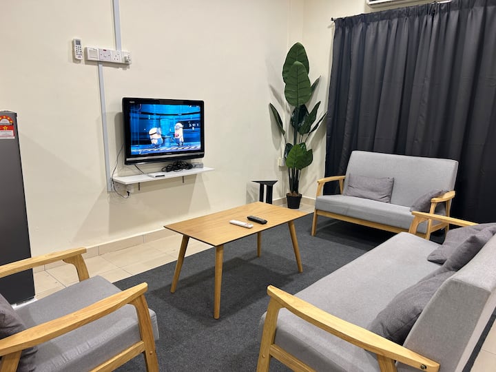 Fully Aircond | 16pax | 6r5b | Town Area - Kuantan