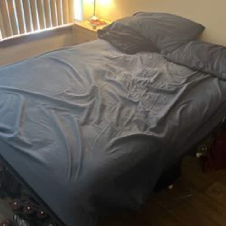 Cozy And Roomy - Derby, CT