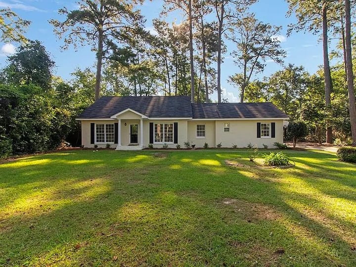 Spacious 2/1.5 Retreat On Cherokee - Dothan, AL