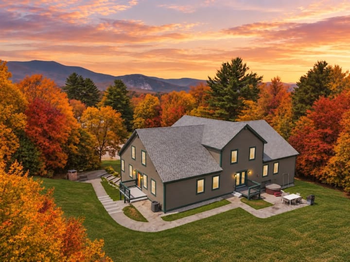 10 Locust Lane | Sleeps 32, Pool, Hot Tub, 15 Bdrm - North Conway, NH