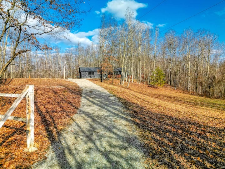 Private Hocking Hills Retreat Near All Attractions - New Plymouth, OH