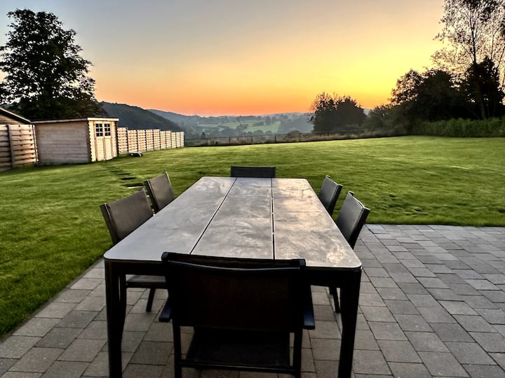 Huis Met Uitzicht, Laadpaal Beschikbaar - Belgium