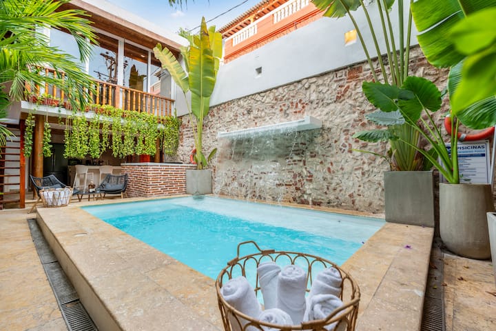 Casa Oasis | Waterfall Pool & Patio | Getsemani - Cartagena