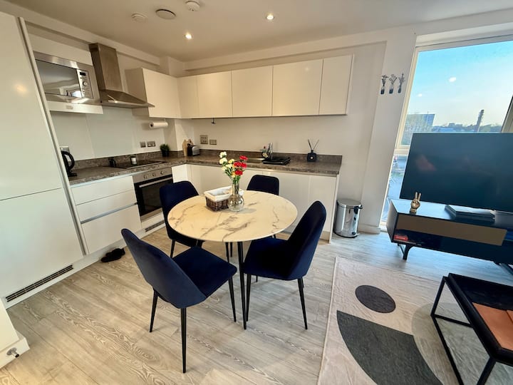 Mcr 1br Getaway | Rooftop Access & Prime Location - Mánchester