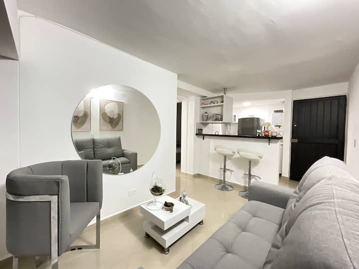 Hermoso Y Cómodo Apartamento Central En Medellín - Medellín