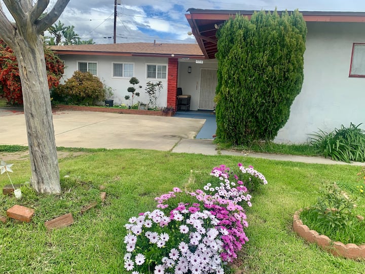 Cozy And Convenient Room(room T) - Azusa, CA