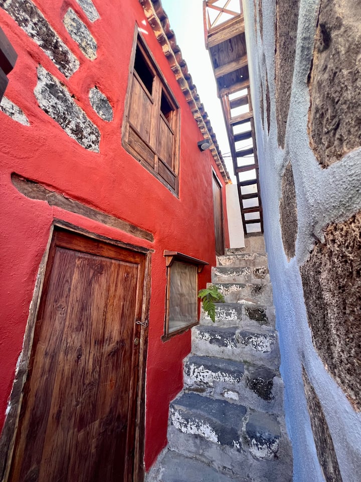 Red House - Guía de Isora