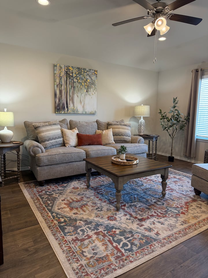 The Baytown Getaway - Baytown, TX