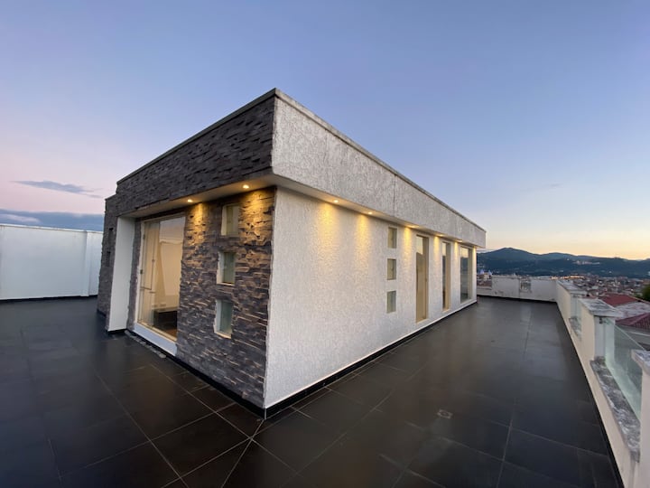 Mini Departamento Rooftop Con Vista Panorámica. - Cuenca