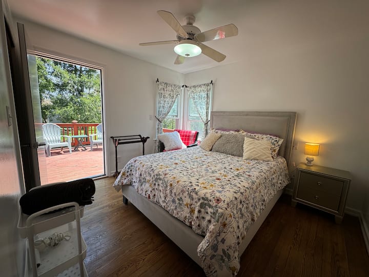 Cute Private Bedroom & Private Bath In Latham! - Clifton Park, NY