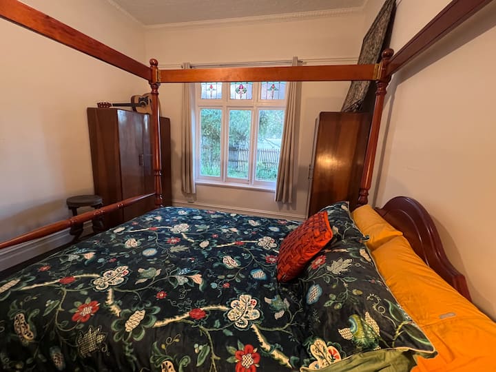 Huge Room In Lively Arty House - Melbourne
