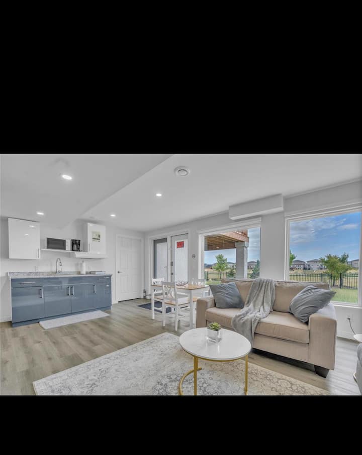 A Furnished 1 Bedroom Apartment - Winnipeg