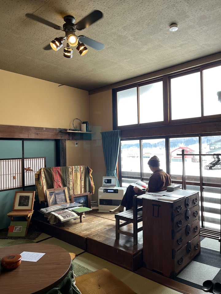 近隣スキー場まで
10〜30分
野沢、戸狩、斑尾
一棟貸し - 이이야마시