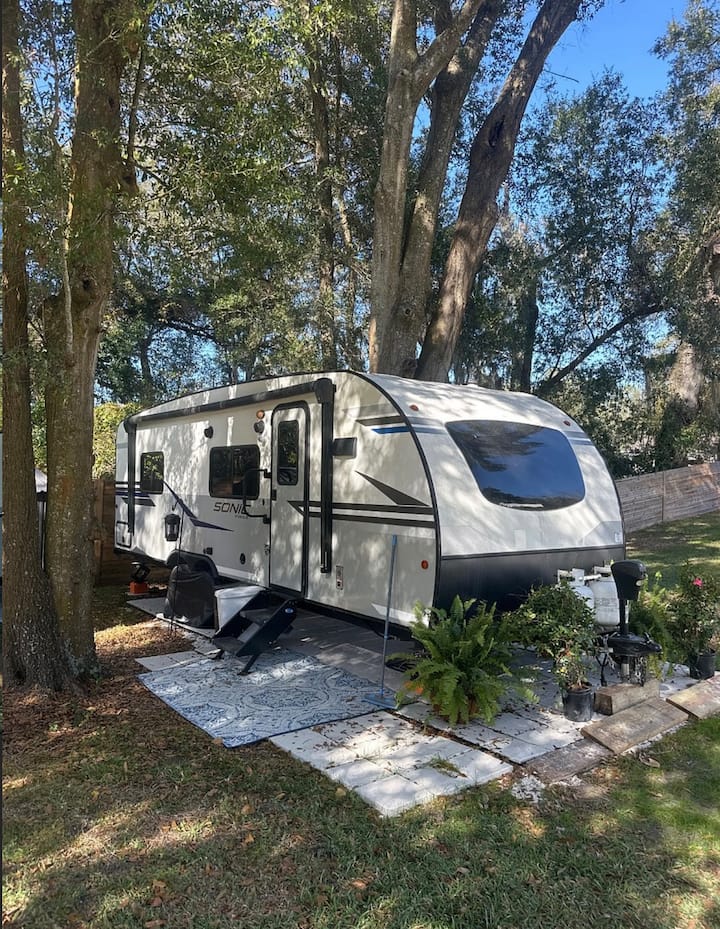 Cozy Rv On A Private Property Just Minutes To Wec! - Ocala, FL