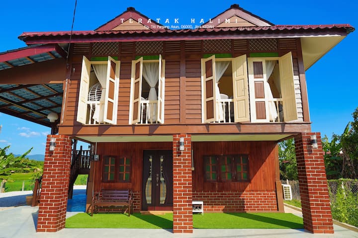 Mix Of Village & Modern Home With Paddy Field View - Jitra