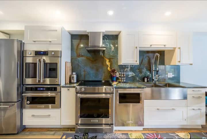 Ultimate Holiday Oasis @ Gondola Hottub Pool Sauna - Whistler