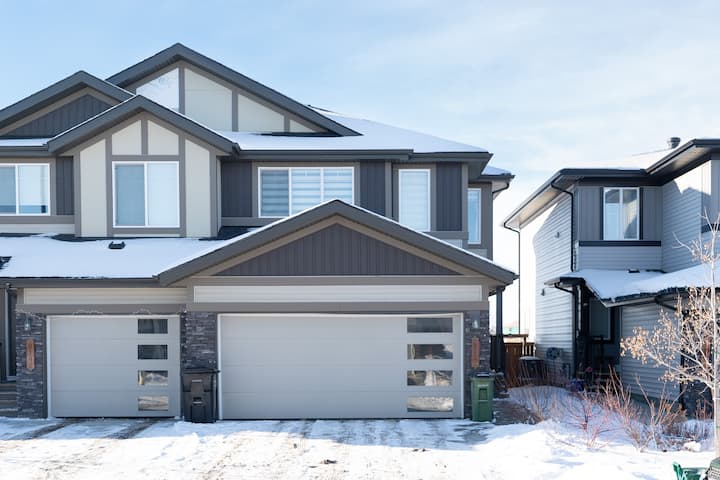 Home In Cavanagh With A/c, Self Check-in & Parking - Edmonton, Canadá