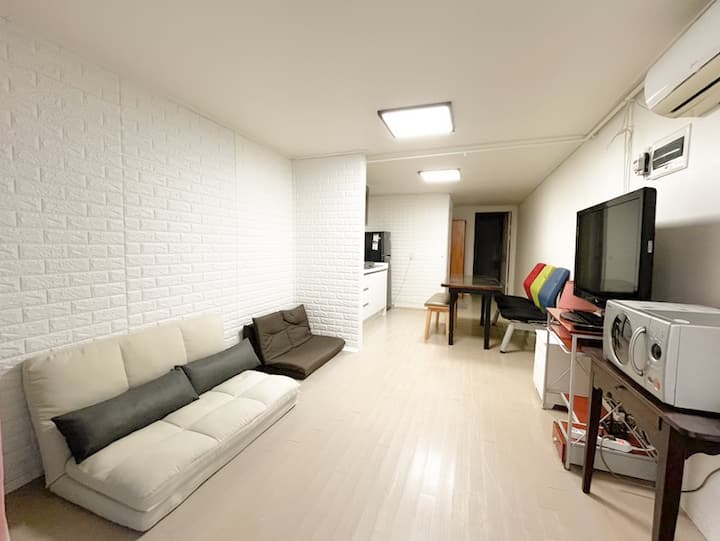 룽지 하우스 - 금촌역