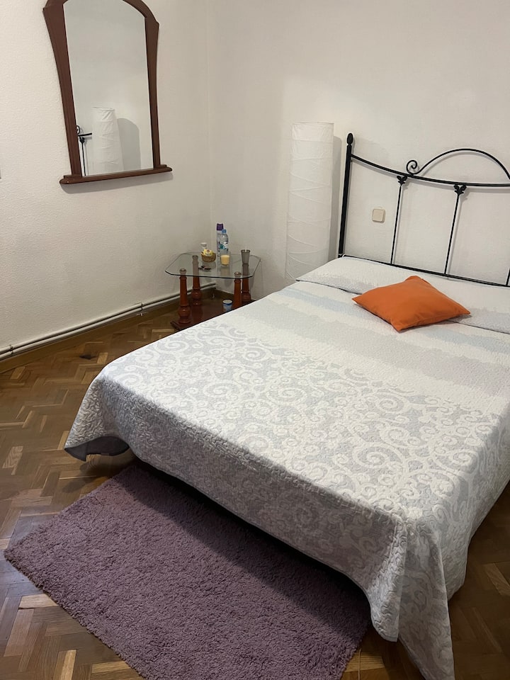 Habitación En El Centro De Torrejón De Ardoz. - Torrejón de Ardoz