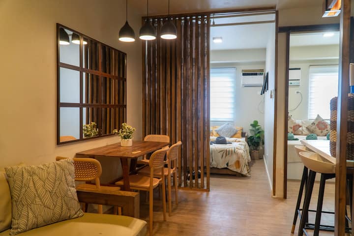 Homey 2-br Unit In Banilad Perfect For Groups - Cebu City