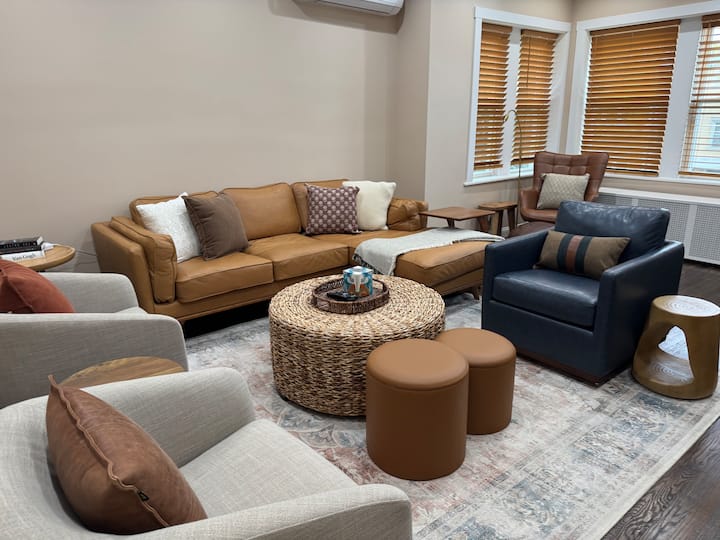 30 Night Minimum Stay 3br 2car Driveway Parking - Skokie, IL