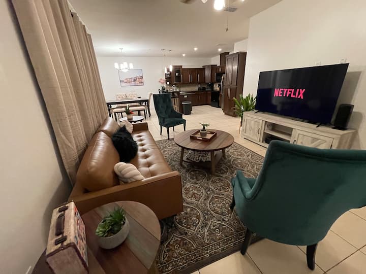 Spacious 3br/2ba Condo Near Shopping Centers! - McAllen, TX