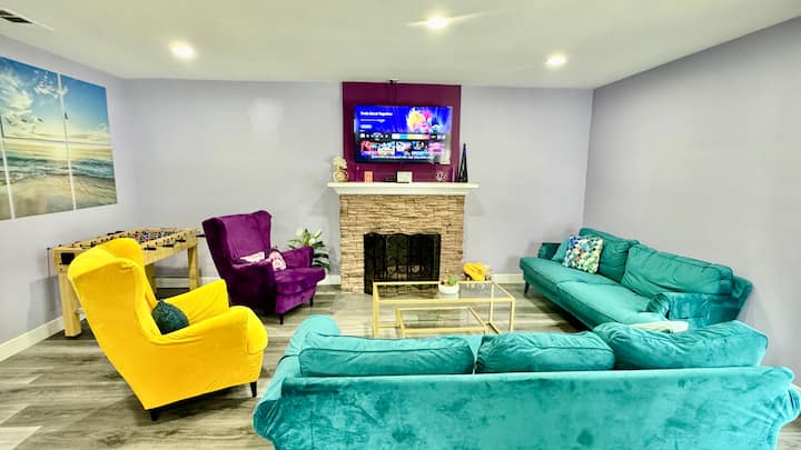 Spacious Near Disney (4 Miles) - Family Friendly! - Anaheim, CA