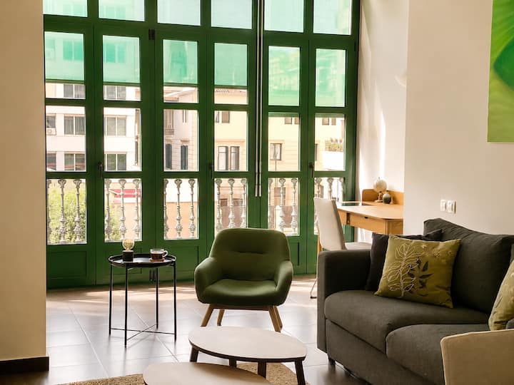 Barcelona Center | Chic 2br | Pool & A/c - 바르셀로나