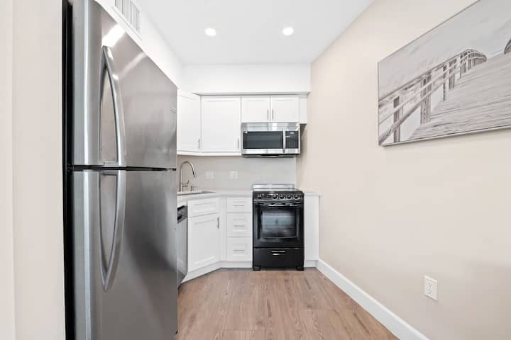 Deerfield Beach Bungalow #4 - Deerfield Beach, FL