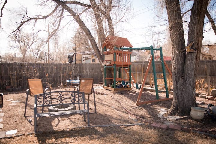 Family Friendly House Near Downtown - Colorado Springs, CO