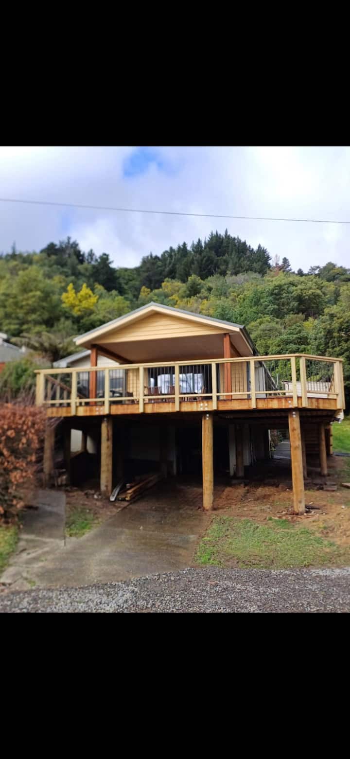 Family Friendly 4 Bedroom Home With Outdoor Living - Picton