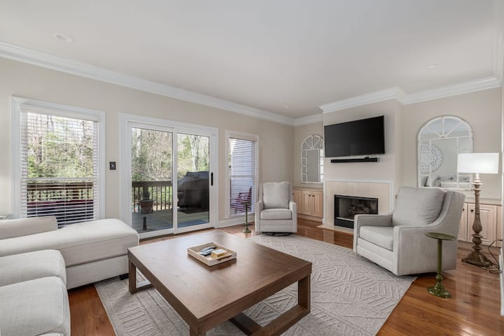 Luxury In The Heart Of Vestavia Hills! - Hoover, AL