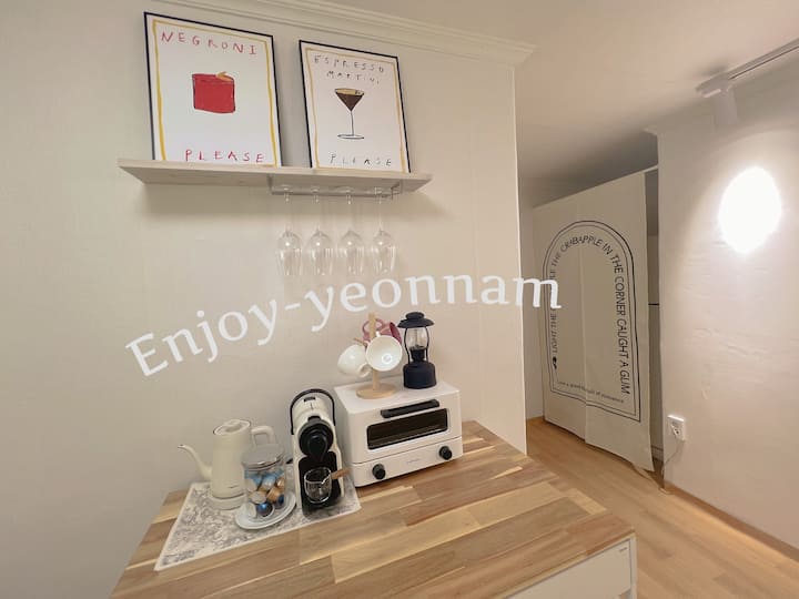 엔조이연남,
홍대,Modern,hotel Quality Bed, Clean Care - Seoul