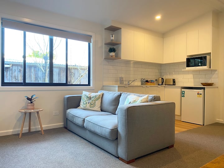 Serene And Cosy - Lilydale