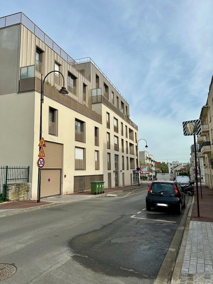 Duplex Au Pied Du Tram - Antony