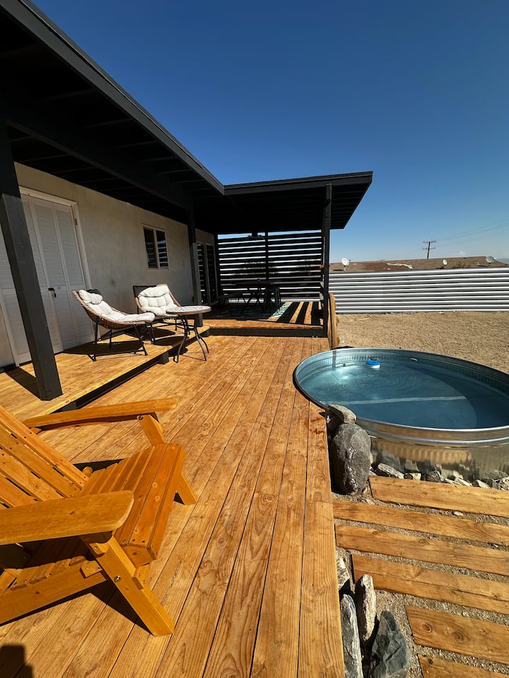 Modern Oasis | Pool + Deck. 7 Mins To Park - Twentynine Palms, CA
