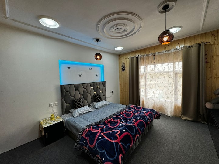 Welcome To Walk Inn Sleep. - Srinagar