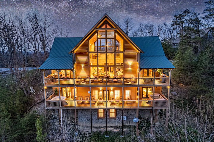 Cloud View Cabin By 5 Seasons Homestays - Pigeon Forge, TN