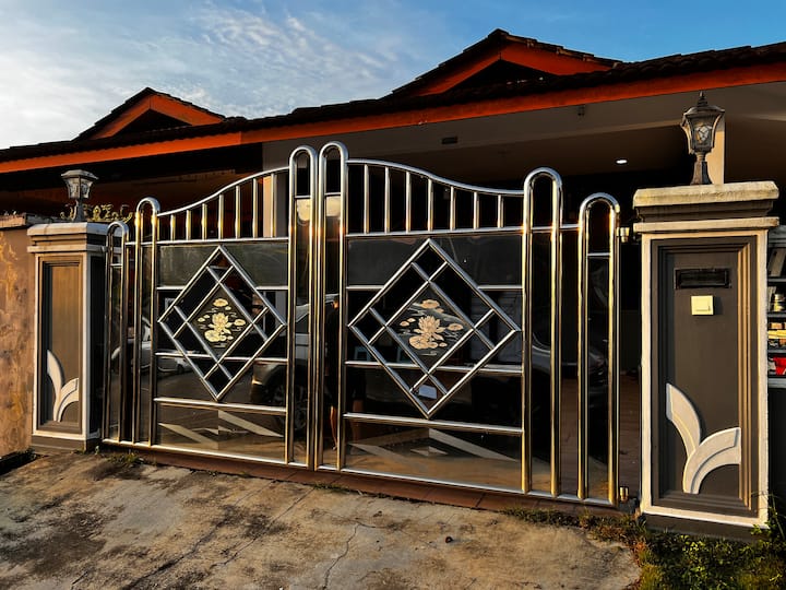 Simple Style    Wifi300mbps    6km To Airport - Kulai