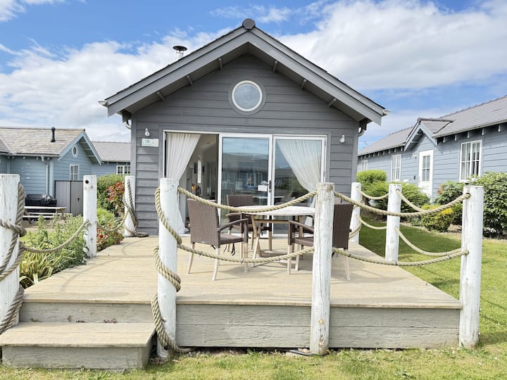 Sand Dollar, The Bay, Sleeps 4-5 + Small Dogs - Hunmanby