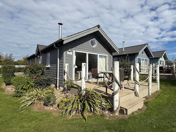 Sand Dollar, The Bay, Sleeps 4-5 + Small Dogs - Filey
