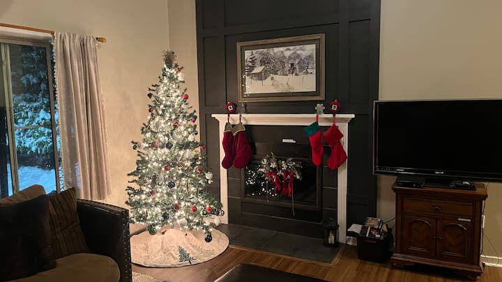 0.5mile To Lift +Shuttle +Indoorpool+ Hottub+sauna - Mount Snow, VT