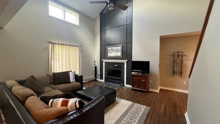 0.5mile To Lift +Shuttle +Indoorpool+ Hottub+sauna - Dover, VT