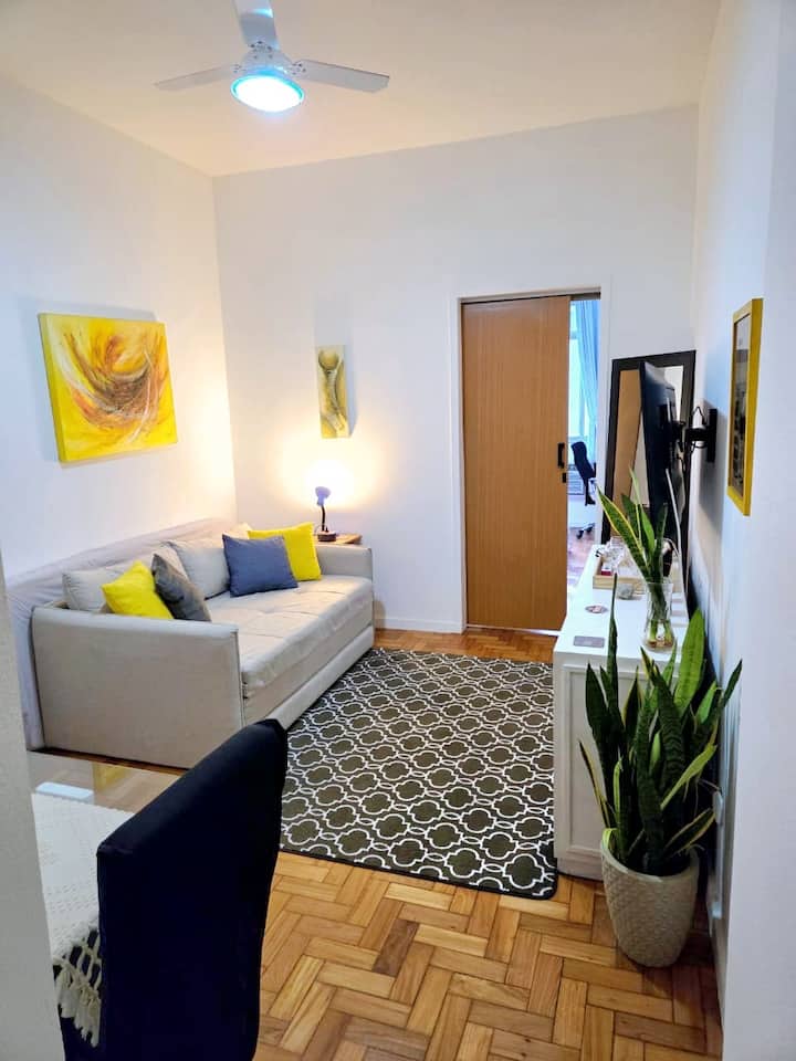 Incrível Apartamento Praia De Copacabana Posto 4 - Copacabana